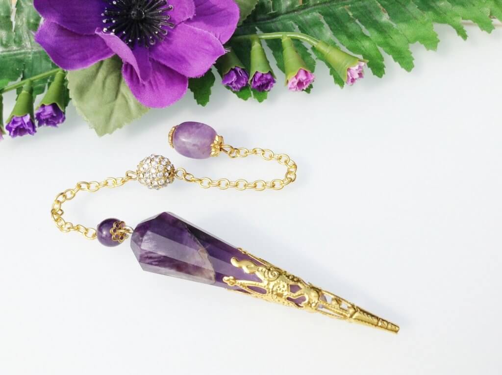 Pendulo Esoterico - Análisis, Historia y Utilización - El Tarot de Inés